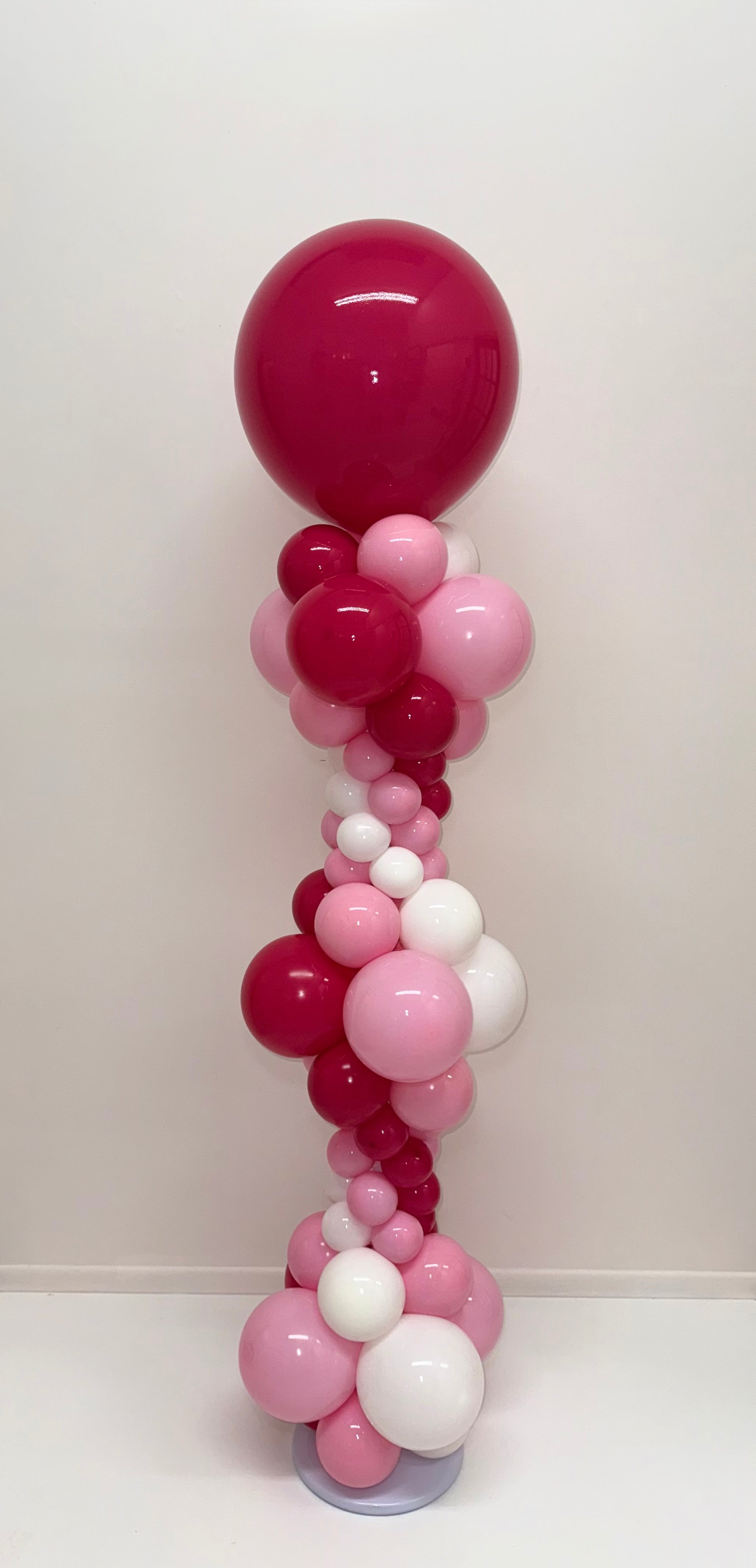 Signature Balloon Column – Shades Of Balloons